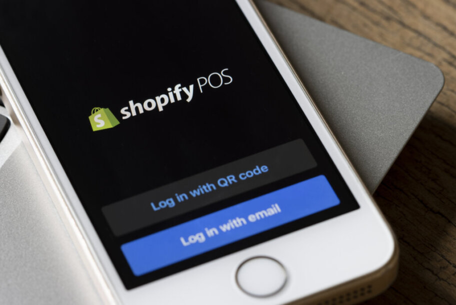 Shopifyで越境ECを作るのがおすすめな7つの理由｜おすすめの海外発送アプリも解説 | QUERYY(クエリー)
